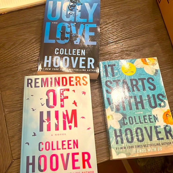 colleen hoover | Other | New Colleen Hoover Book Bundle Reminders Of ...